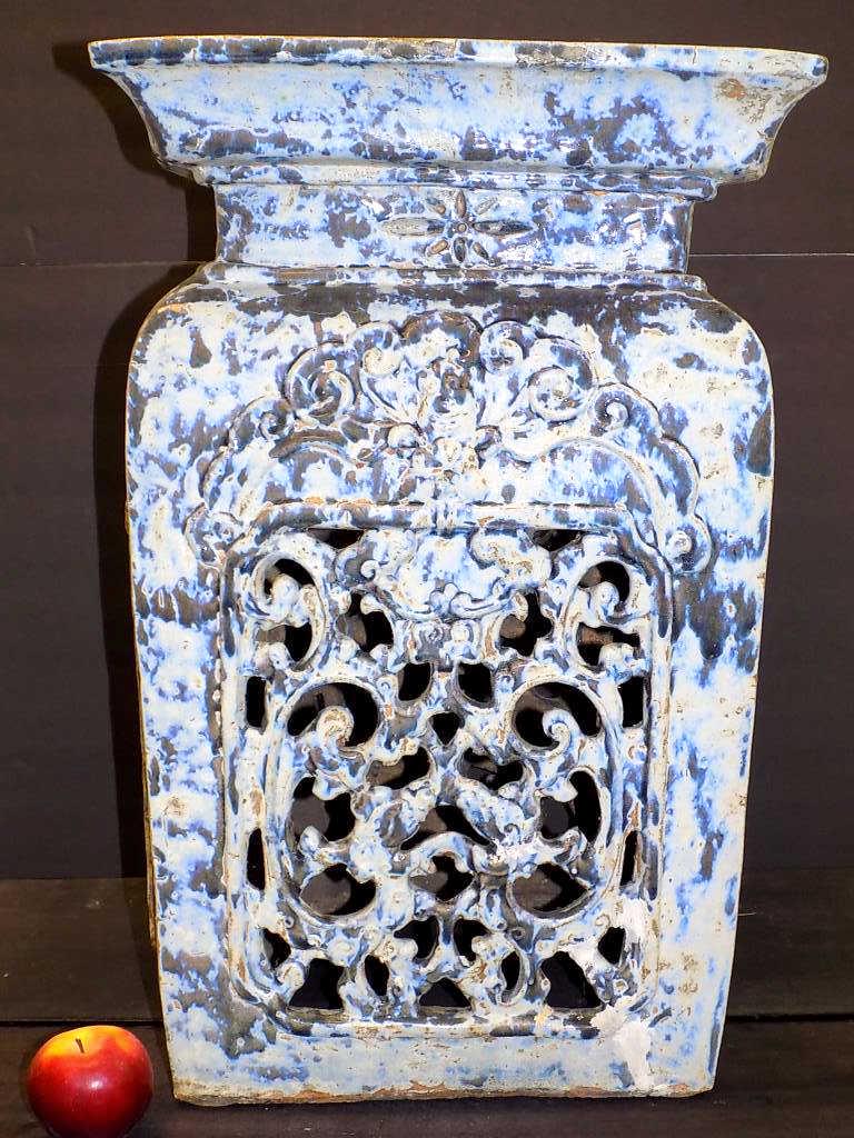 EARLY CHINESE RETICULATED BAT FORM POTTERY STAND - Jan 25, 2020 | Great ...