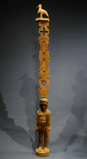 AloAlo Mahafaly Madagascar Bois Début du XXIe siècle Bon état 150 x 15 ...