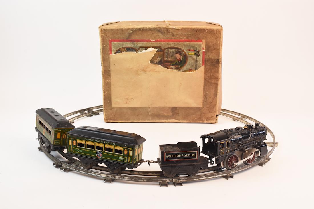 Joy Line Prewar O Gauge Wind Up Passenger Train X2 With Track