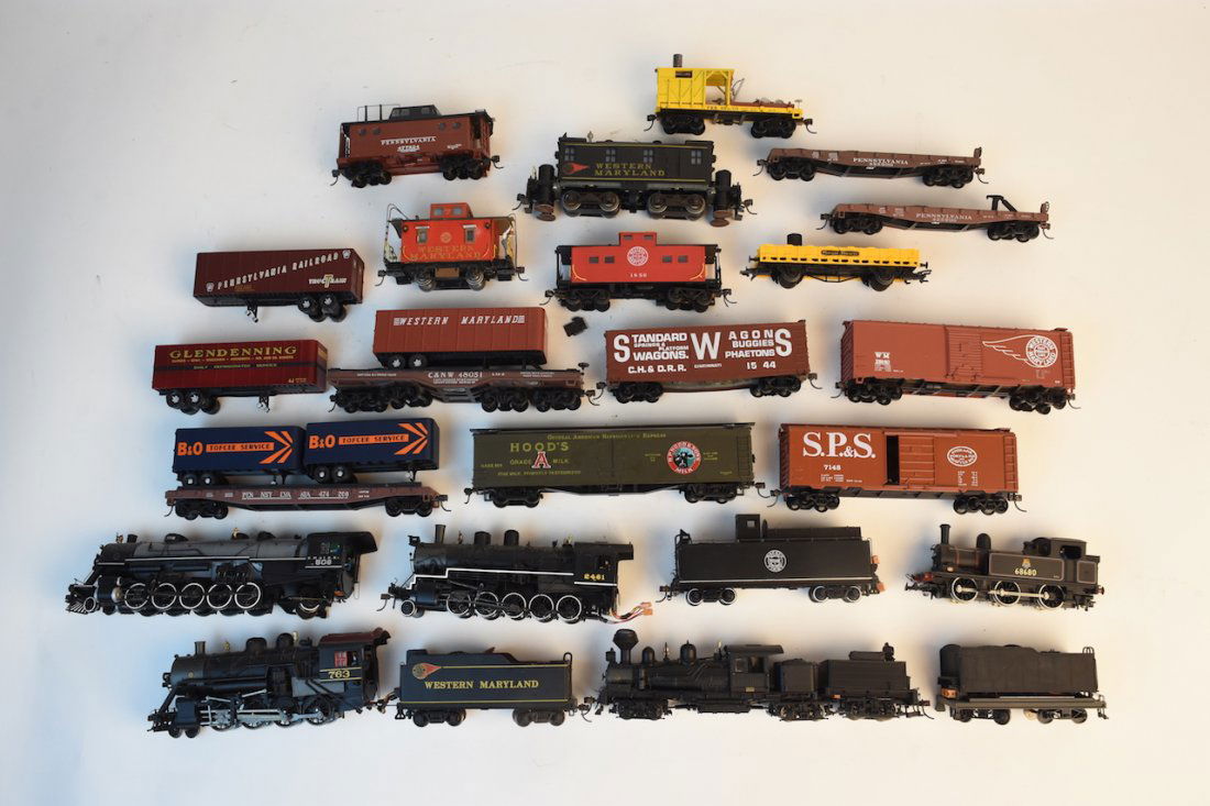 (24) Ho Gauge Assorted Locomotives & Train Cars