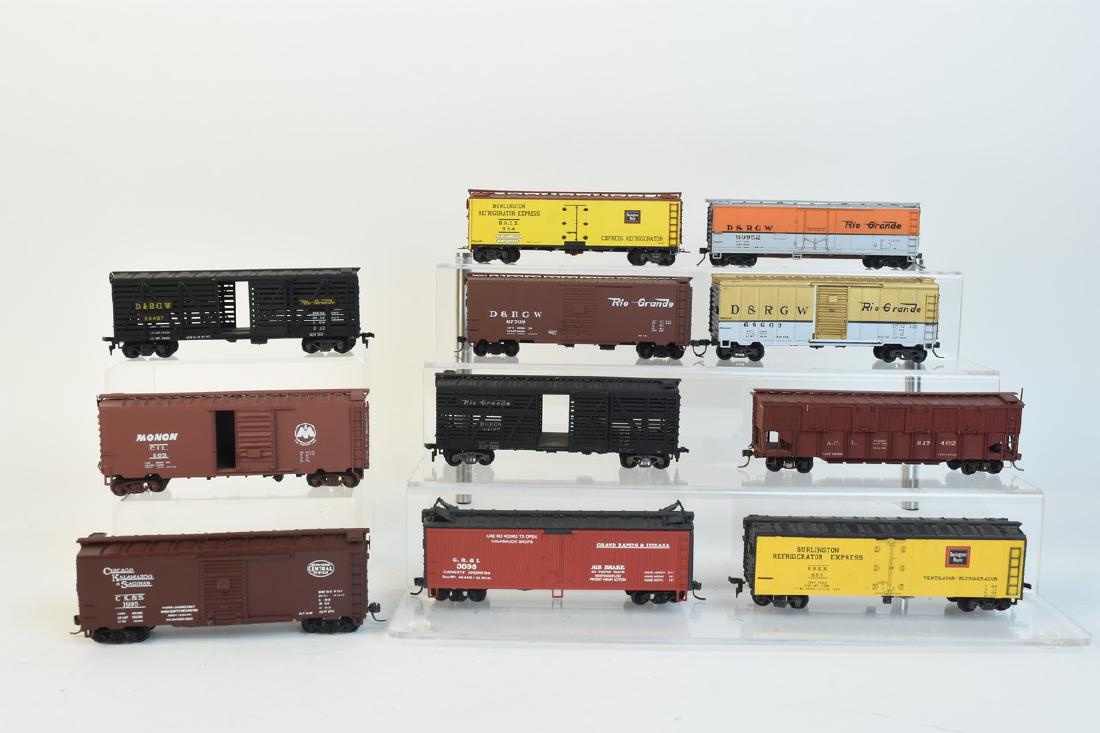 (11) HO Scale Model Freight Cars