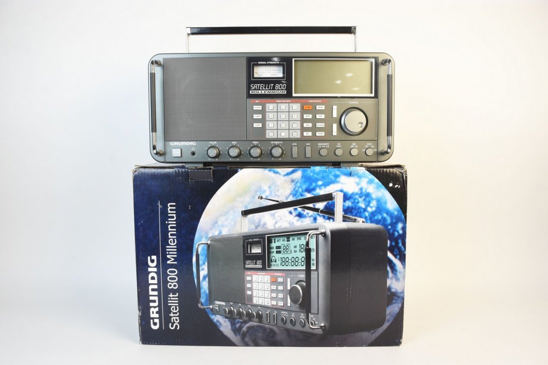 Grundig Satellit 800 Millennium Radio