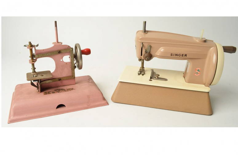 Vintage Kids Singer Sewing Machine