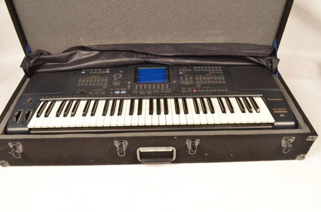 Technics KN2000 PCM Keyboard : Lot 125A