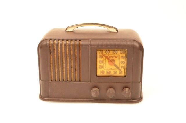 Arvin Model 664 Bakelite Table Top Radio