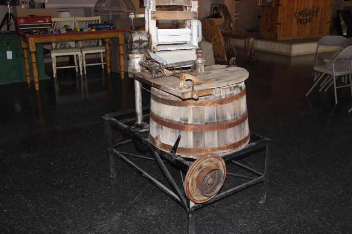 Early 1900s Antique Washing Machine