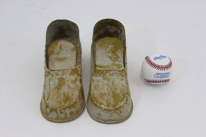 Pr. Metal Shoe Form Garden Wall Pockets