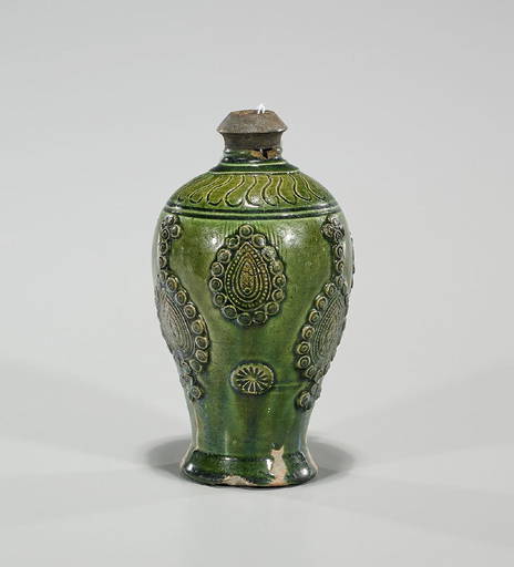 Chinese Tang Dynasty Green Glazed Vase