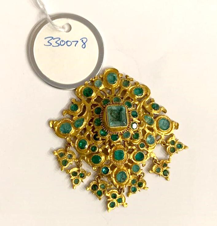 17th Century Spanish 22k Gold & Emerald Medallion