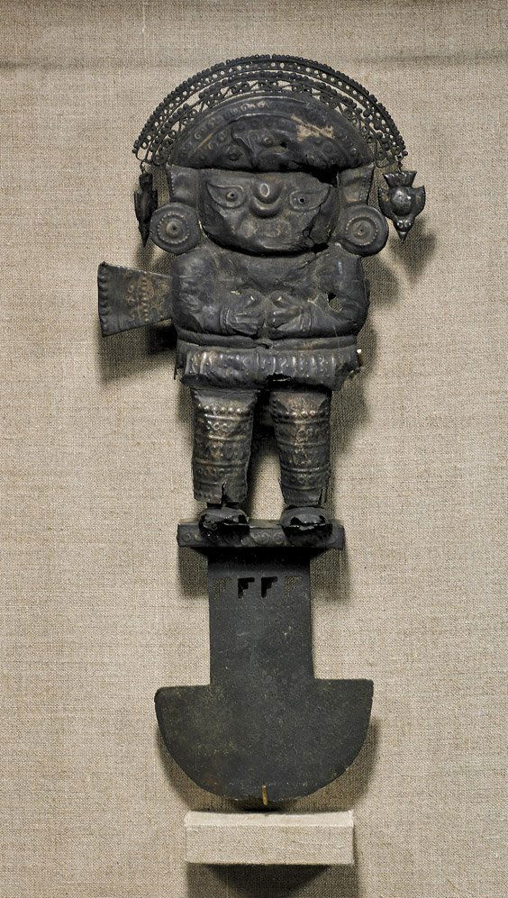 PRE-COLUMBIAN PERUVIAN BLADE (TUMI)