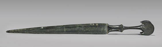 Dagger With Double Edge Blade