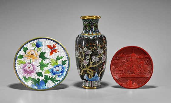 Three Chinese Items: Vase & Plates