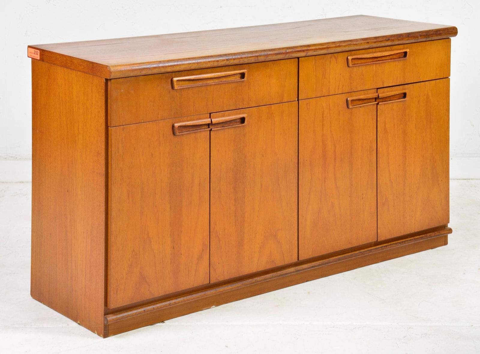 Mid Century Modern Buffet / Server
