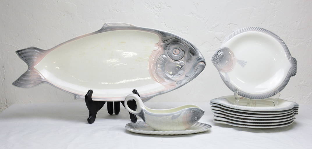 10 Piece Set Of Fish Plates