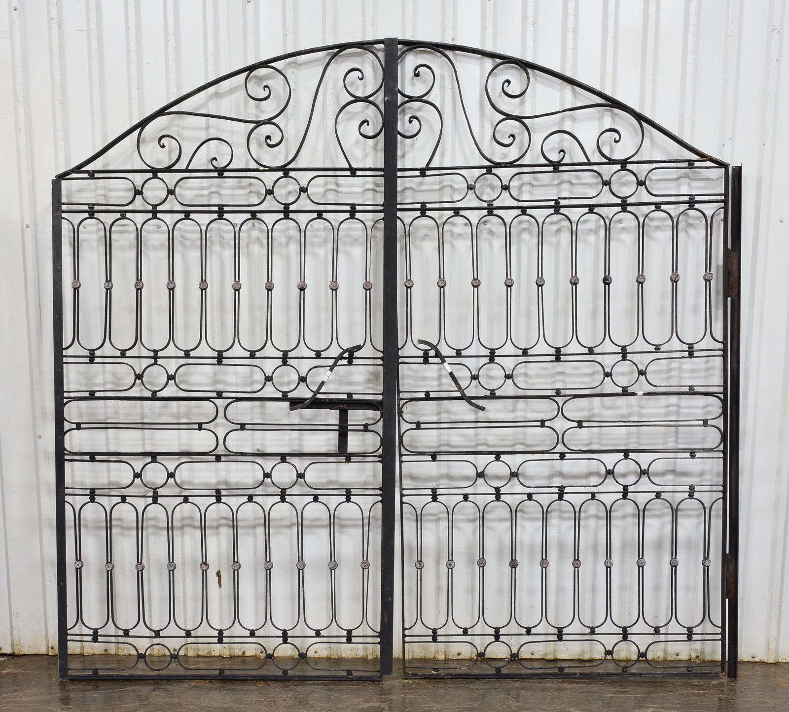 Black Iron Round Top Gates