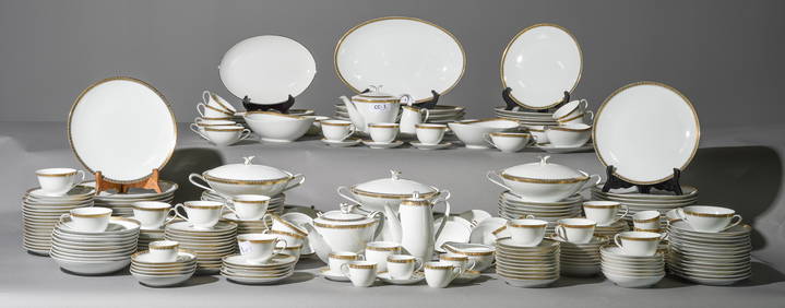 Lenox "Weatherly" china set - Aug 30, 2015 | California Auctioneers in CA