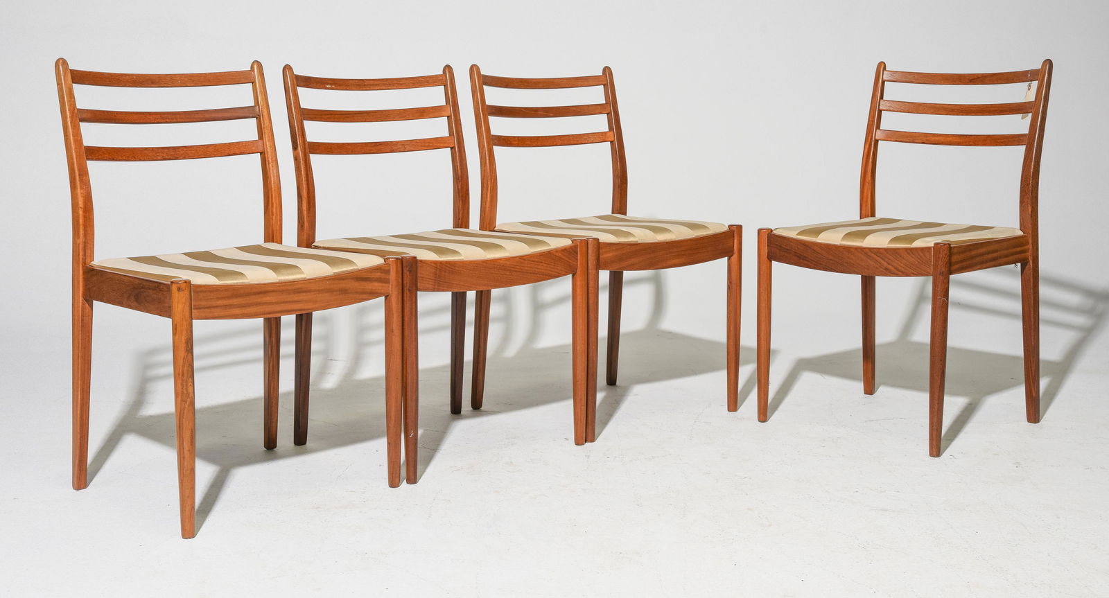 4 Mid Century Modern Ladder Back Chairs - Gplan - Mar 06, 2023 ...