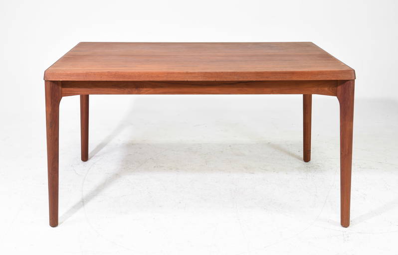 Rectangular Mid Century Moden Dining Table