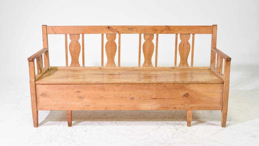 Pine Hall Bench With Pull Out Base