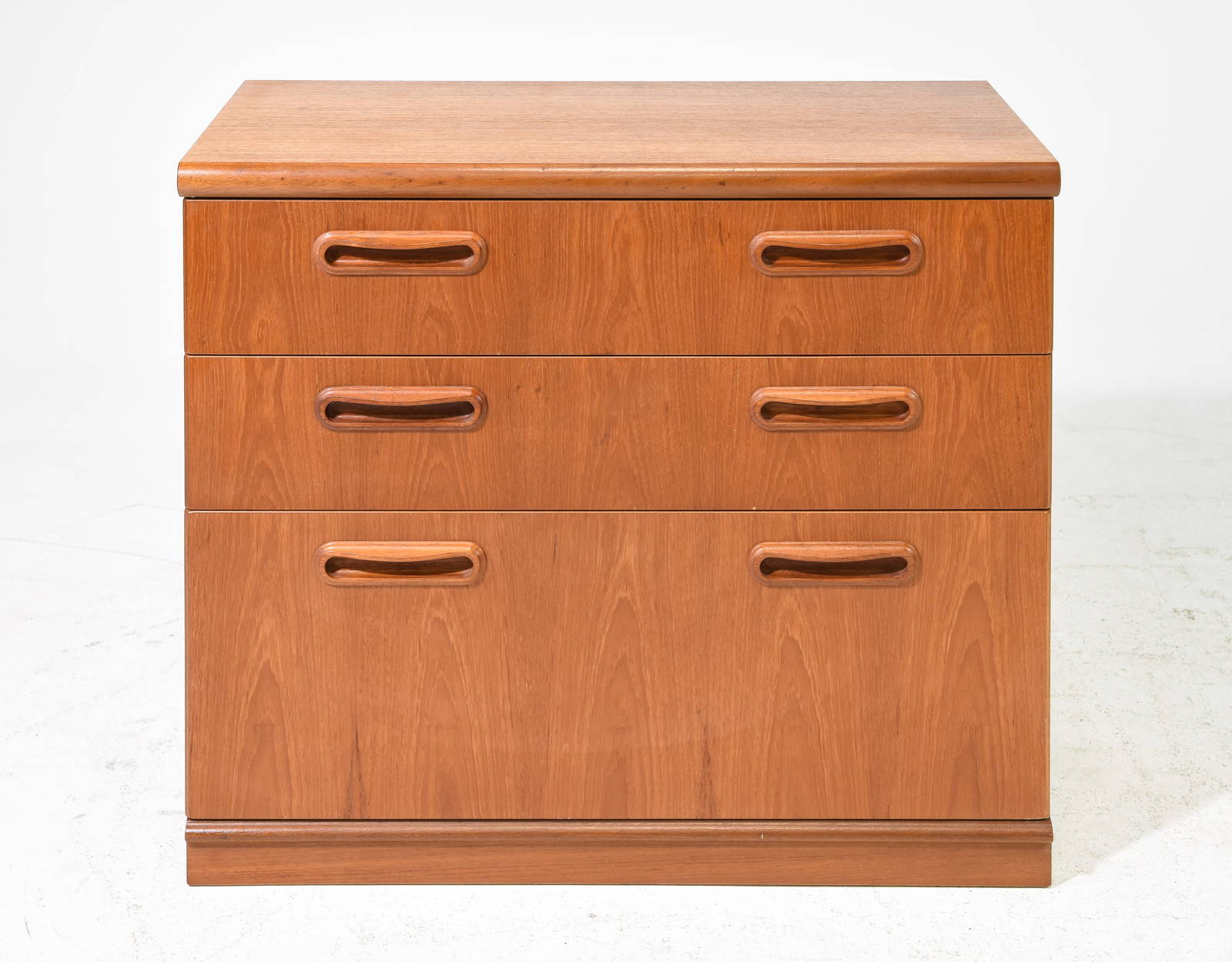 Mid Century Modern 3 Drawer Chest Auction