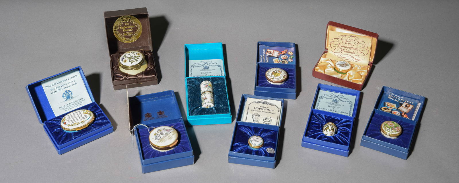 Staffordshire, Bilston & Battersea & Other Pill Boxes Auction