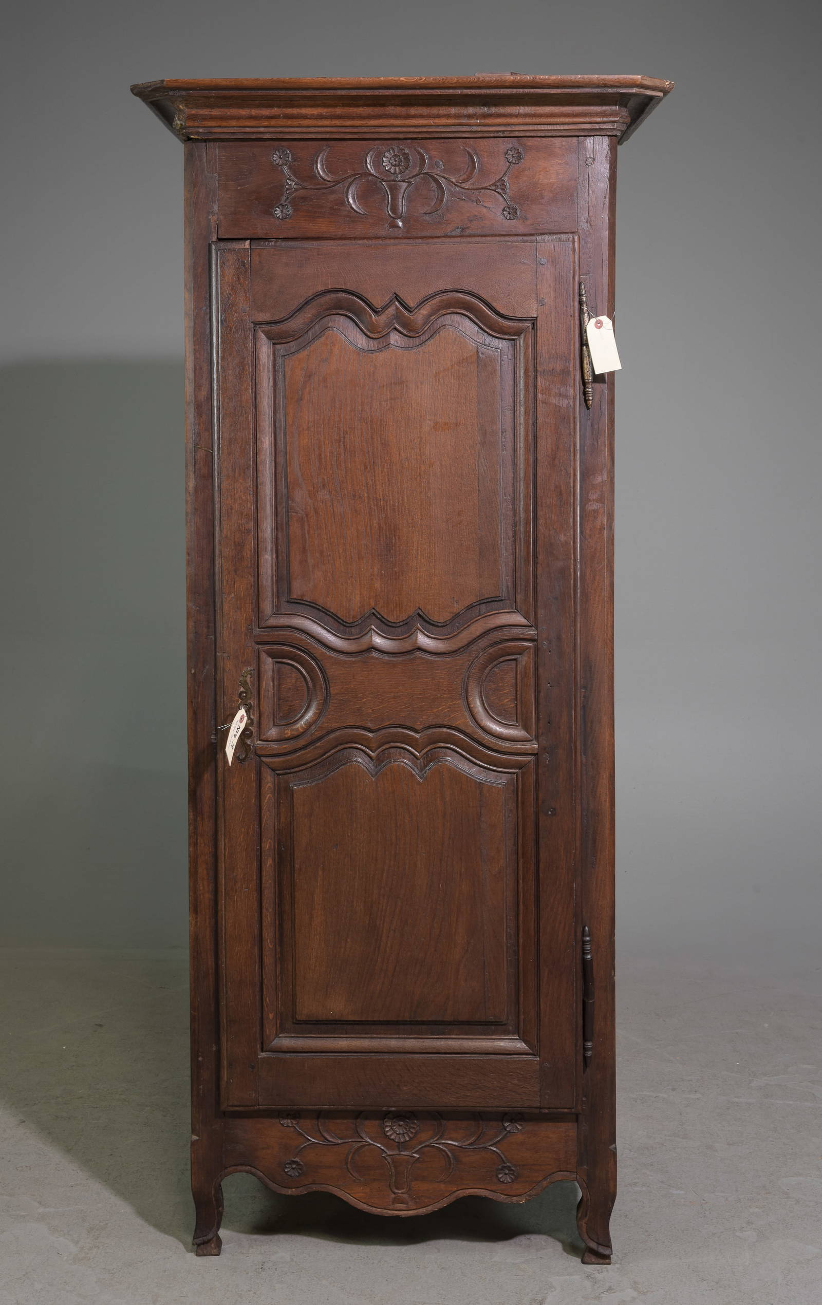 Louis Xv Style Oak Bonnetiere / Hall Robe Auction