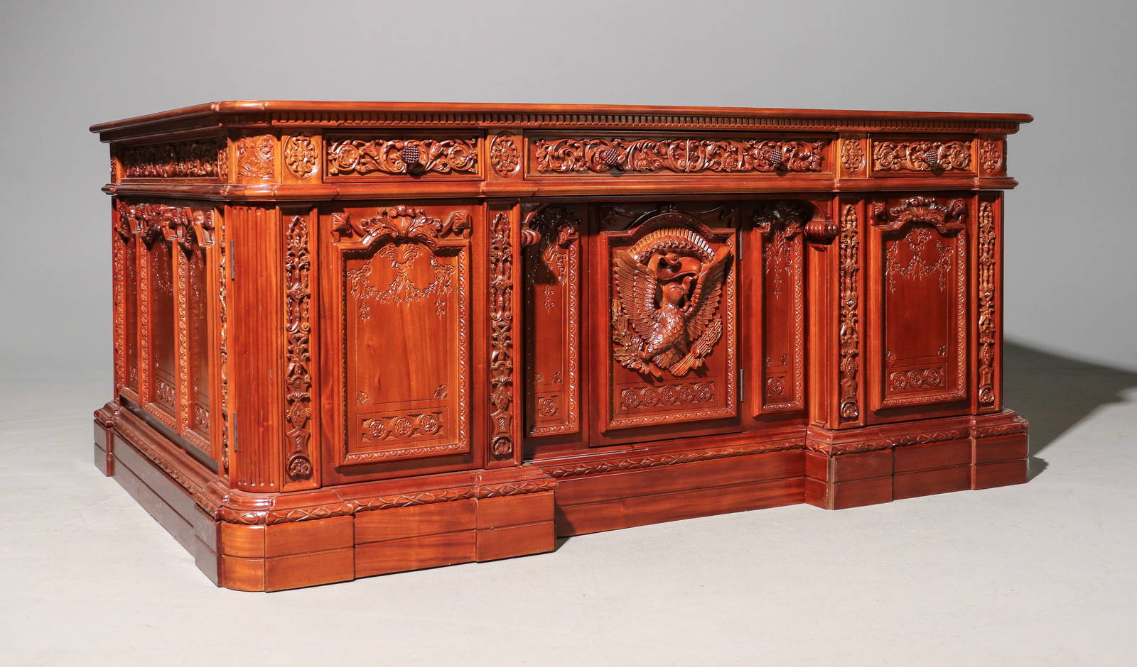 Replica Of The Resolute Presidential Desk Auction