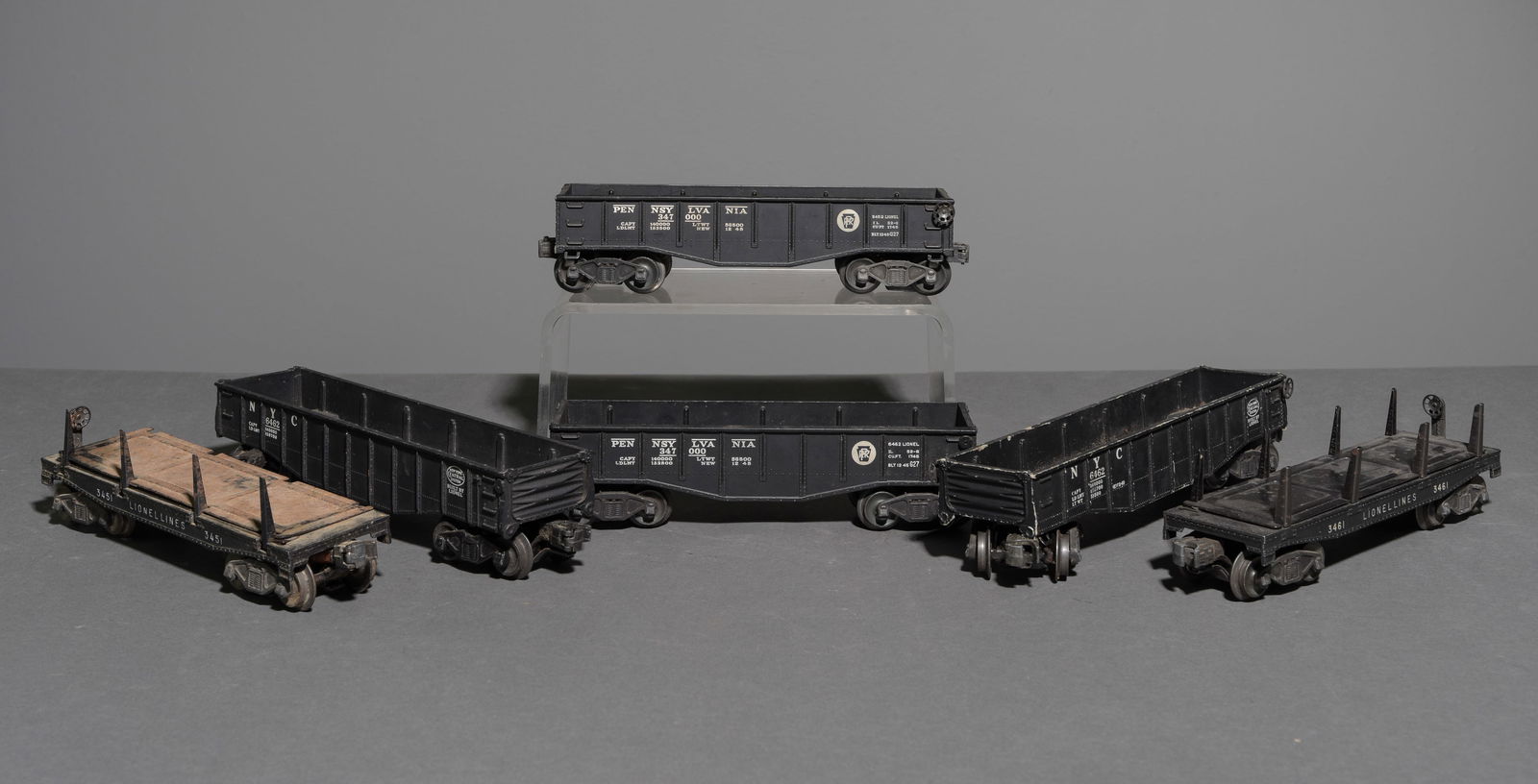 6pcs Lionel Hopper Cars & Log Freight Cars Auction