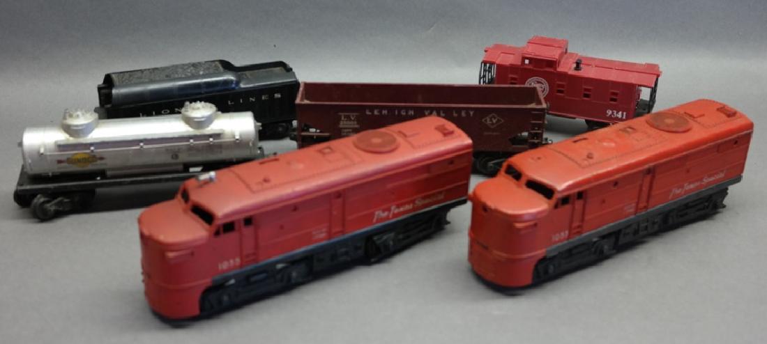 Lionel The Texas Special 1055 Engines With Cars