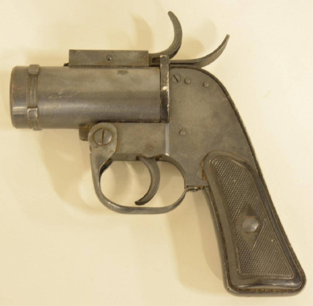 WWII 1943 US MIlitary Pistol Pyrotechnic M-8