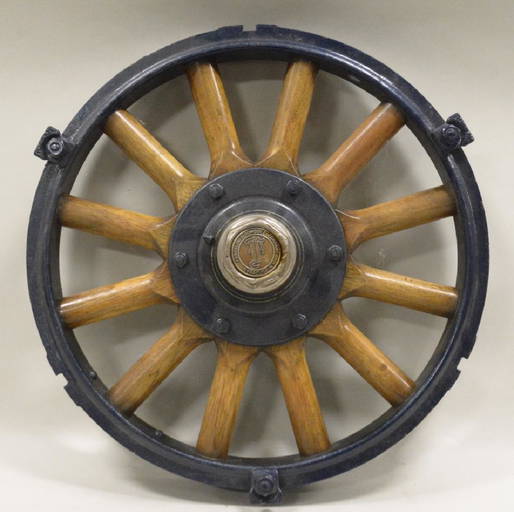 Wooden Spoke Wheel Hub, 20 " Franklin Auto