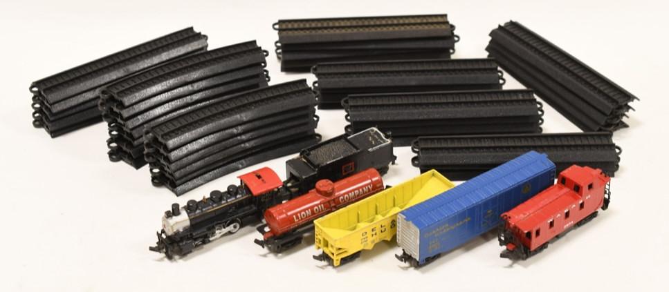 Maisto Train Set with Cast Cars - Apr 24, 2020 | Kraft Auction Service ...