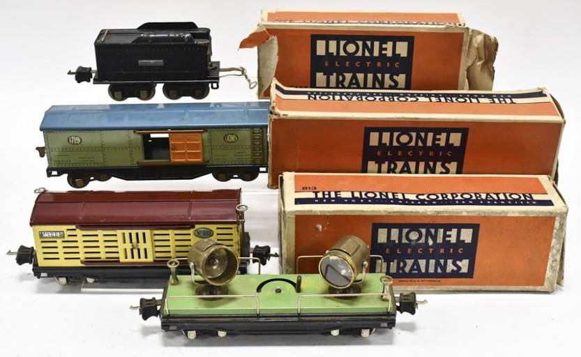Lionel Cattle Car Boxcar Tender & Searchlight Car