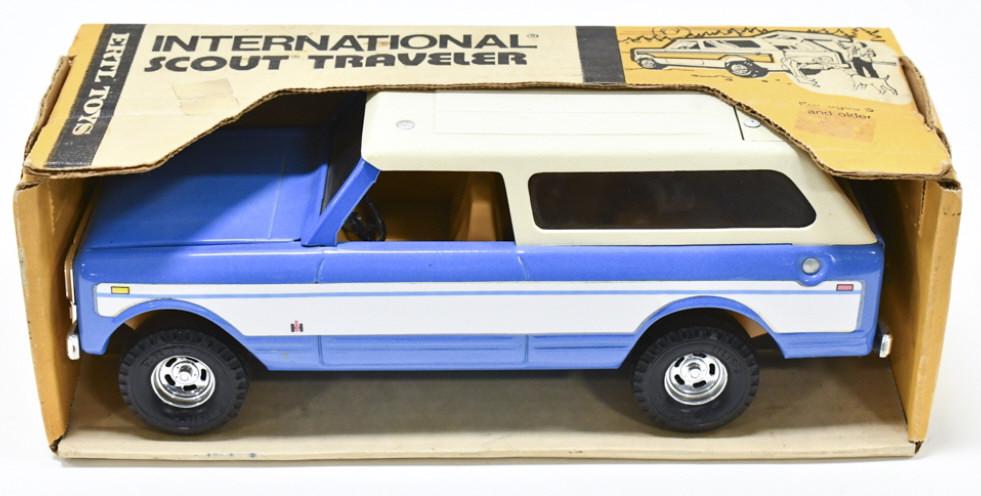 Ertl International Scout Traveler In The Box
