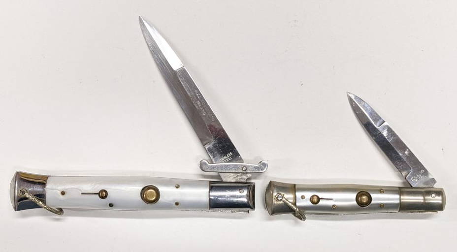 Pair of Synthetic Mother of Pearl Switchblade Kniv (#2947) on Jan 07 ...