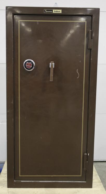 Browning ProSteel Gun Safe (#0199B) on Jan 08, 2023 | Kraft Auction Service in IN