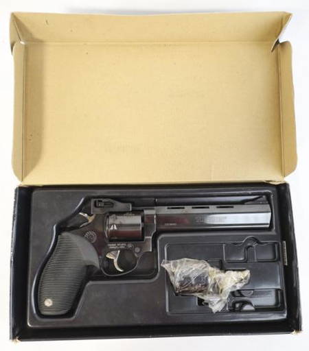 Taurus Tracker .22 LR/.22 Mag. 9-Shot Revolver (#0923) on Jan 08, 2023 ...