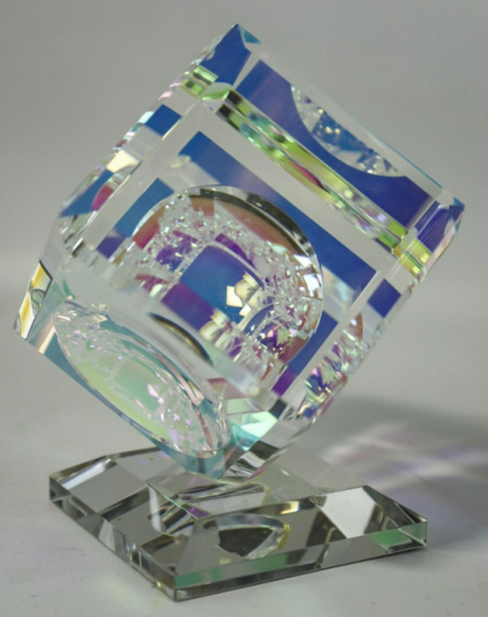 Lustig Optical Crystal Cube on Base (#4932) on Jan 07, 2023 | Kraft ...