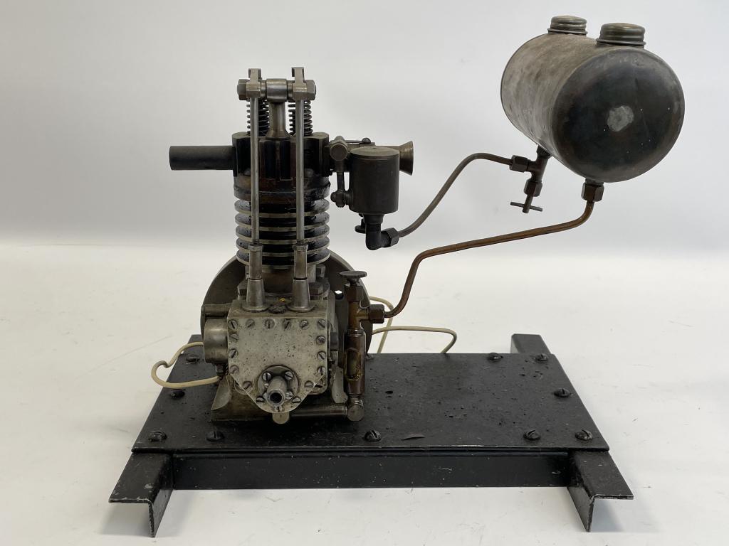 Vintage Single Cylinder 4 Stroke Gas Scale Engine (#8353) on Jan 22 ...