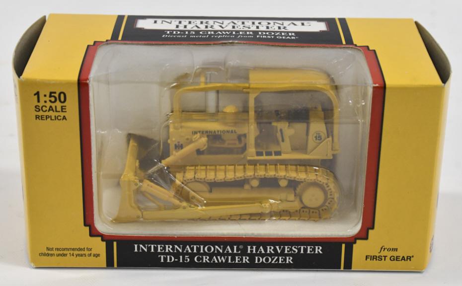 1/50 First Gear Ih Td 15 Crawler Dozer