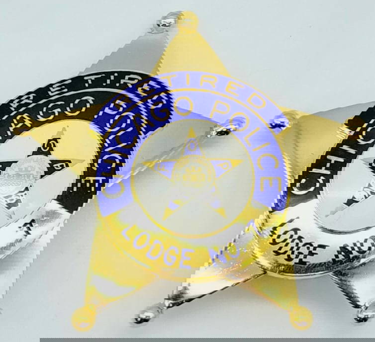 Unattributed Obsolete Retired Chicago Police Badge Auction