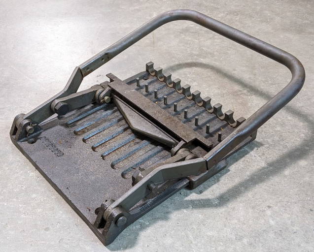 M7 .50 Cal. Ammunition Linker / De Linker