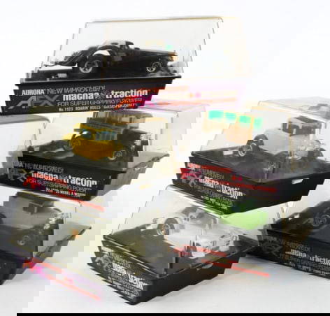 (5) Aurora Afx Magna Traction Slot Cars In Cases Auction