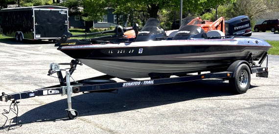 1996 Stratus Fishing Boat, 150 Evinrude Motor