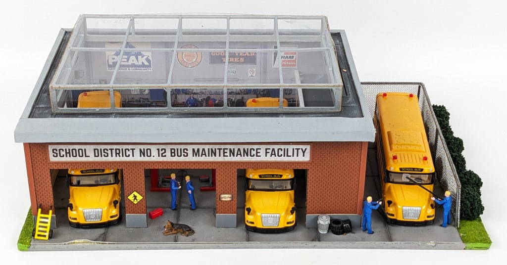 Menards O Scale School Bus Maintenance Facility Auction