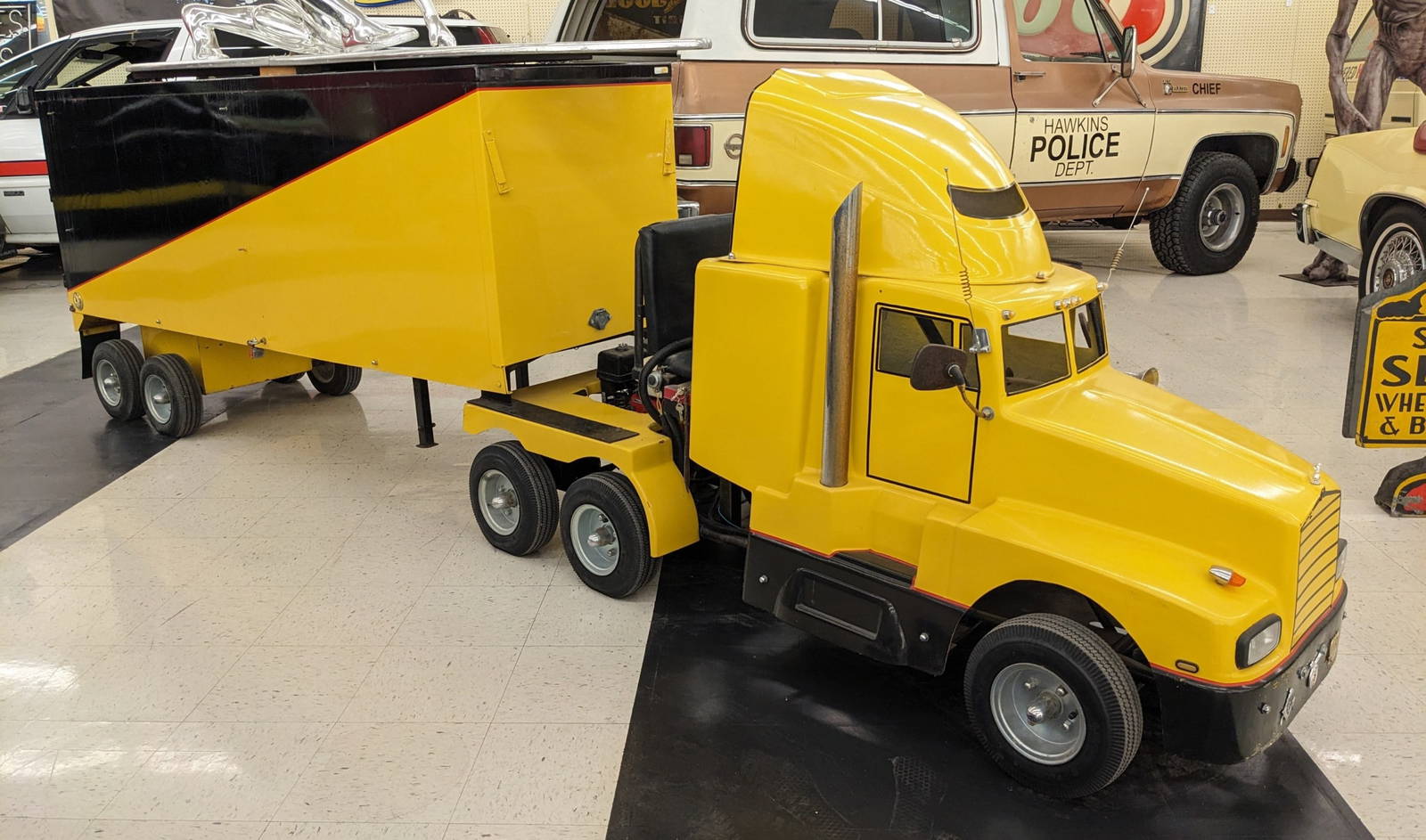 Shriners Parade Semi Truck & Trailer Mini Car Auction