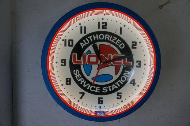 Lionel Authorized Service Station Metal Neon Clock With
