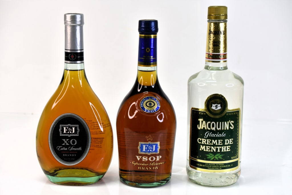 E & J V.s.o.p. Superior Reserve Blue Brandy & More Auction
