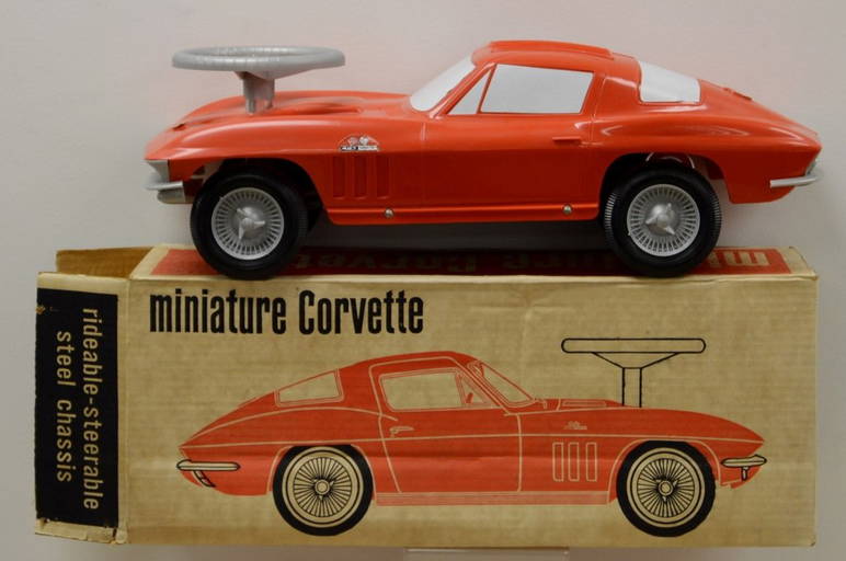 Rtd Miniature Corvette 1966 Dealer Promo
