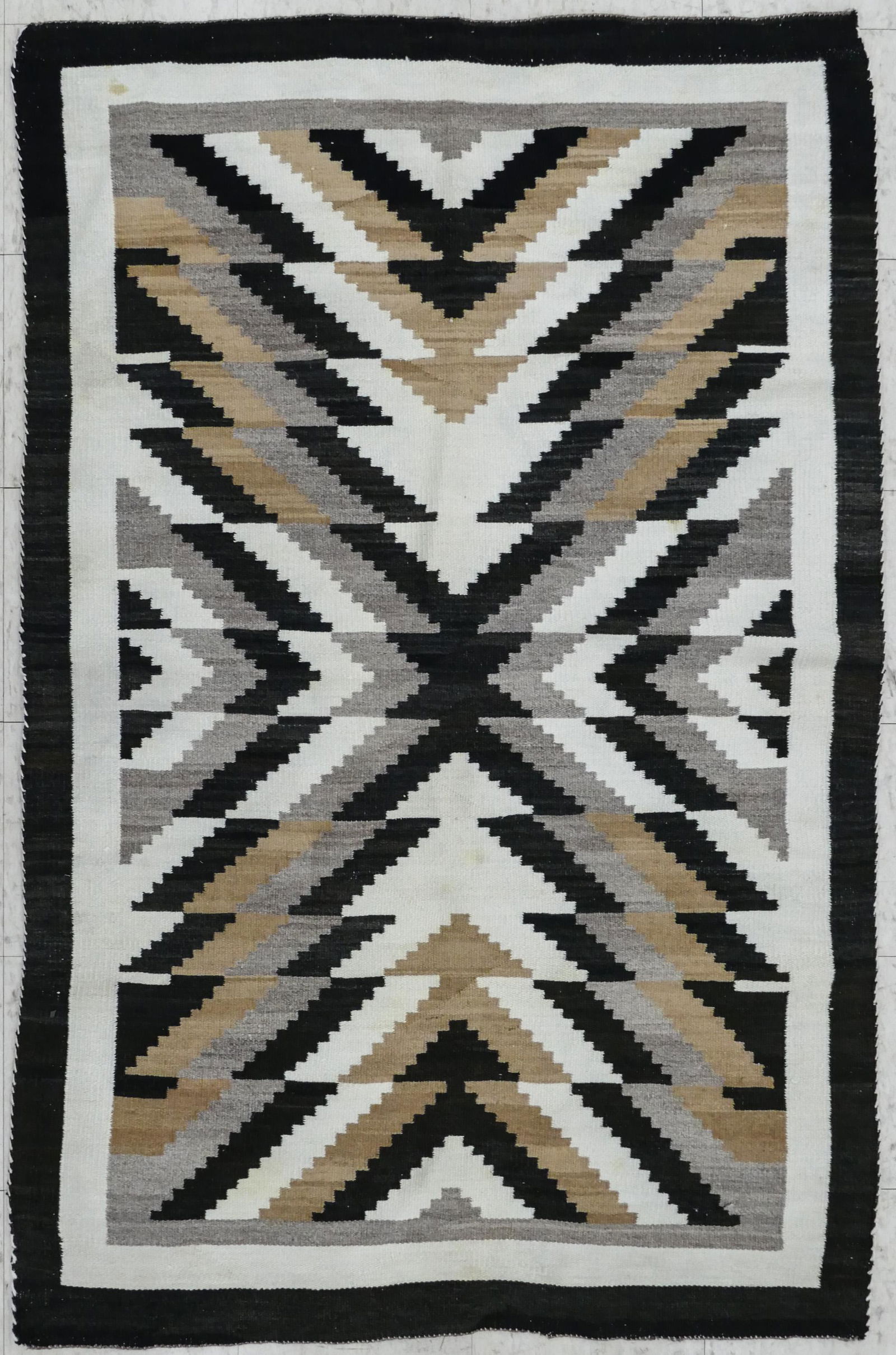 Vintage Navajo Grey Eye Dazzler Rug - Mar 16, 2023 | MBA Seattle ...
